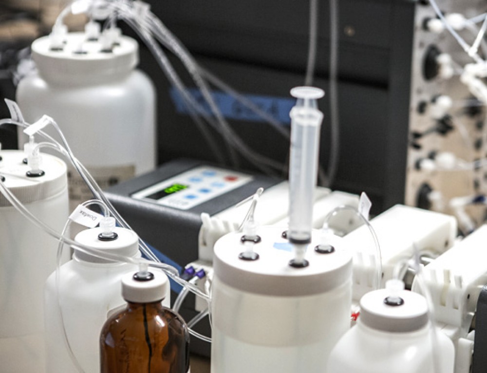 Upgrade to a Cetac ASX-520 Random Access Autosampler - EZkem